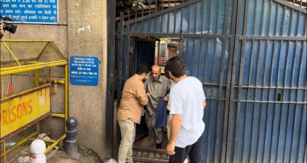 ‘Murder bid’ inside Tihar; Er Rashid survives close shave, says AIP ...