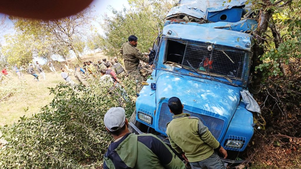15 CRPF personnel injured as vehicle falls into deep gorge in Budgam ...