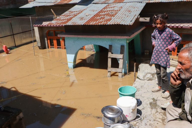 Floods cause havoc across Kashmir, businesses destroyed in Anantnag ...